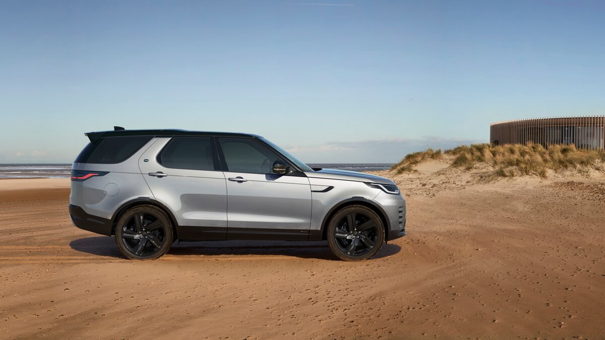 Next-Gen Land Rover Discovery Sport and Evoque to Use Only Hybrids