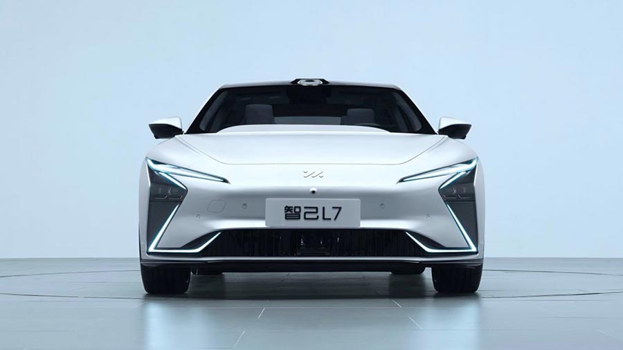 Zhiji L7 is an Electric Super-Sedan With a 620-Mile Range and Wireless ...