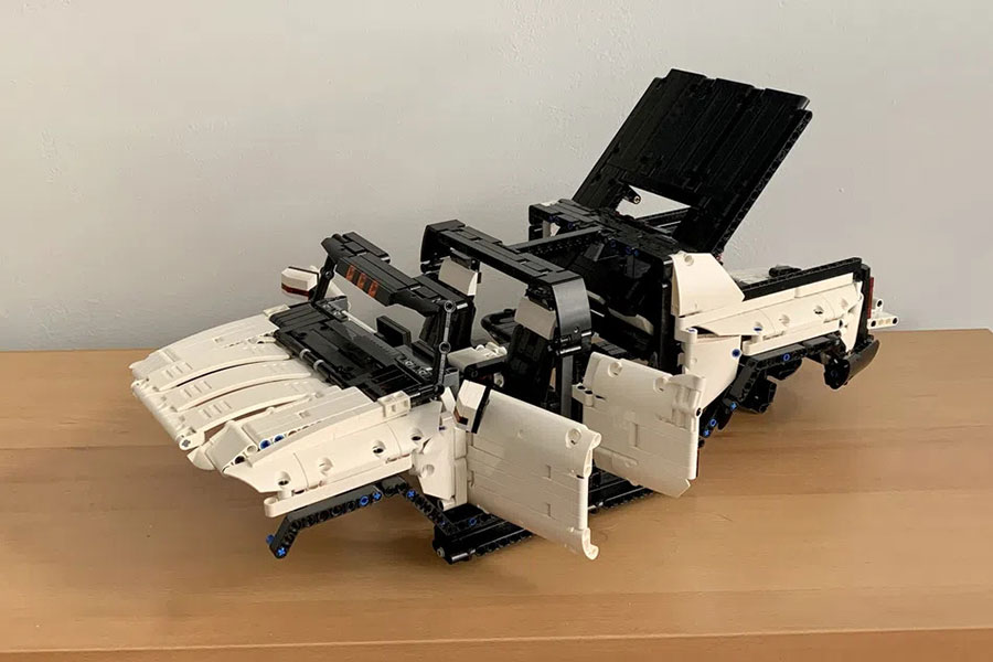 A Fan Built a Remote-Controlled Lego Hummer EV That Drives and "Crab Walks"
