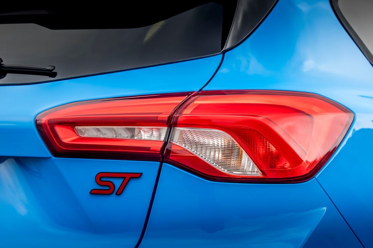 Ford Introduces Focus ST Edition with Adjustable Suspensions