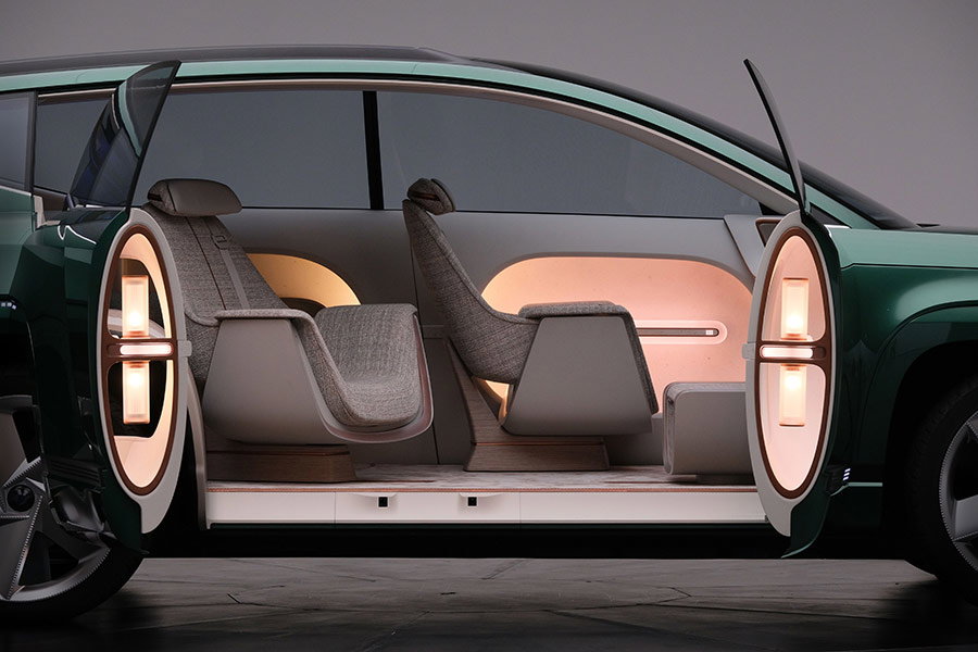 Hyundai Seven Concept Previews a Futuristic "Ioniq 7" Electric 7-Seater