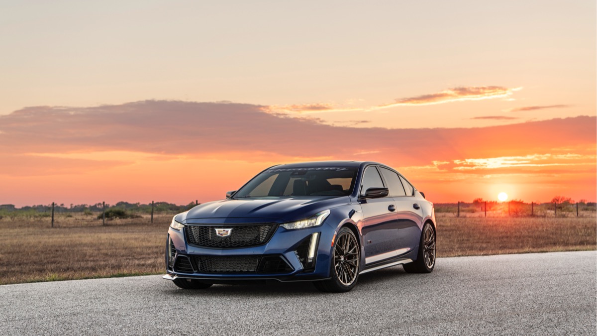 Drag Race: Hennessey H1000 CT5-V Blackwing vs. Corvette Z06