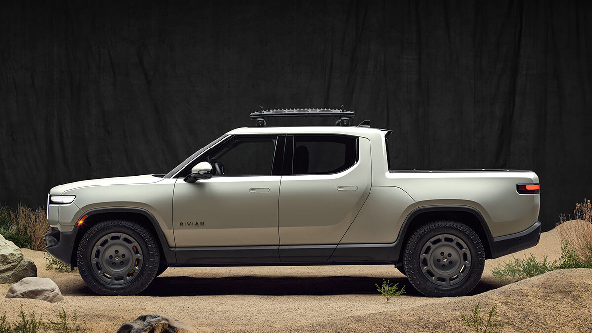 Rivian Unveils Desert-Ready R1T and R1S with California Dune Editions